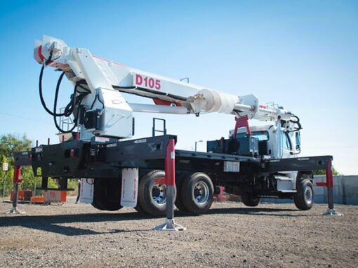 Digger Derricks | Elliott Equipment Company