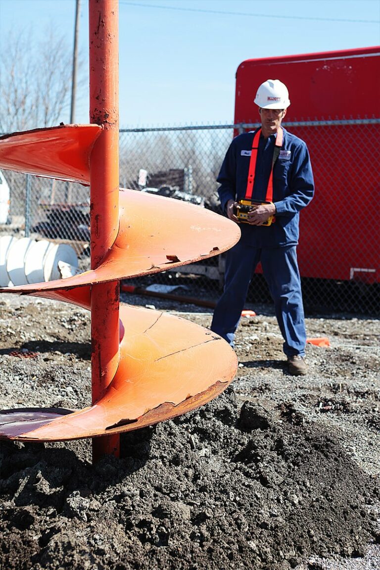 Digger Derricks | Elliott Equipment Company