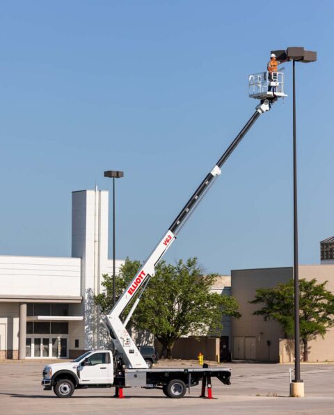 V63 HIREACH | Elliott Equipment Company