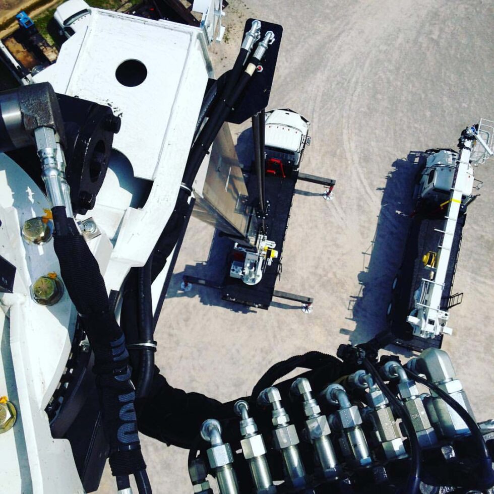 E120 E-LINE | Elliott Equipment Company